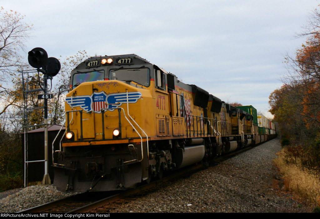 UP 4777 5191 8762 NS Train 212